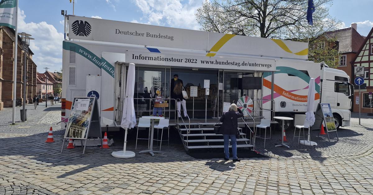 Infomobil des Deutschen Bundestages kommt nach Groß-Gerau